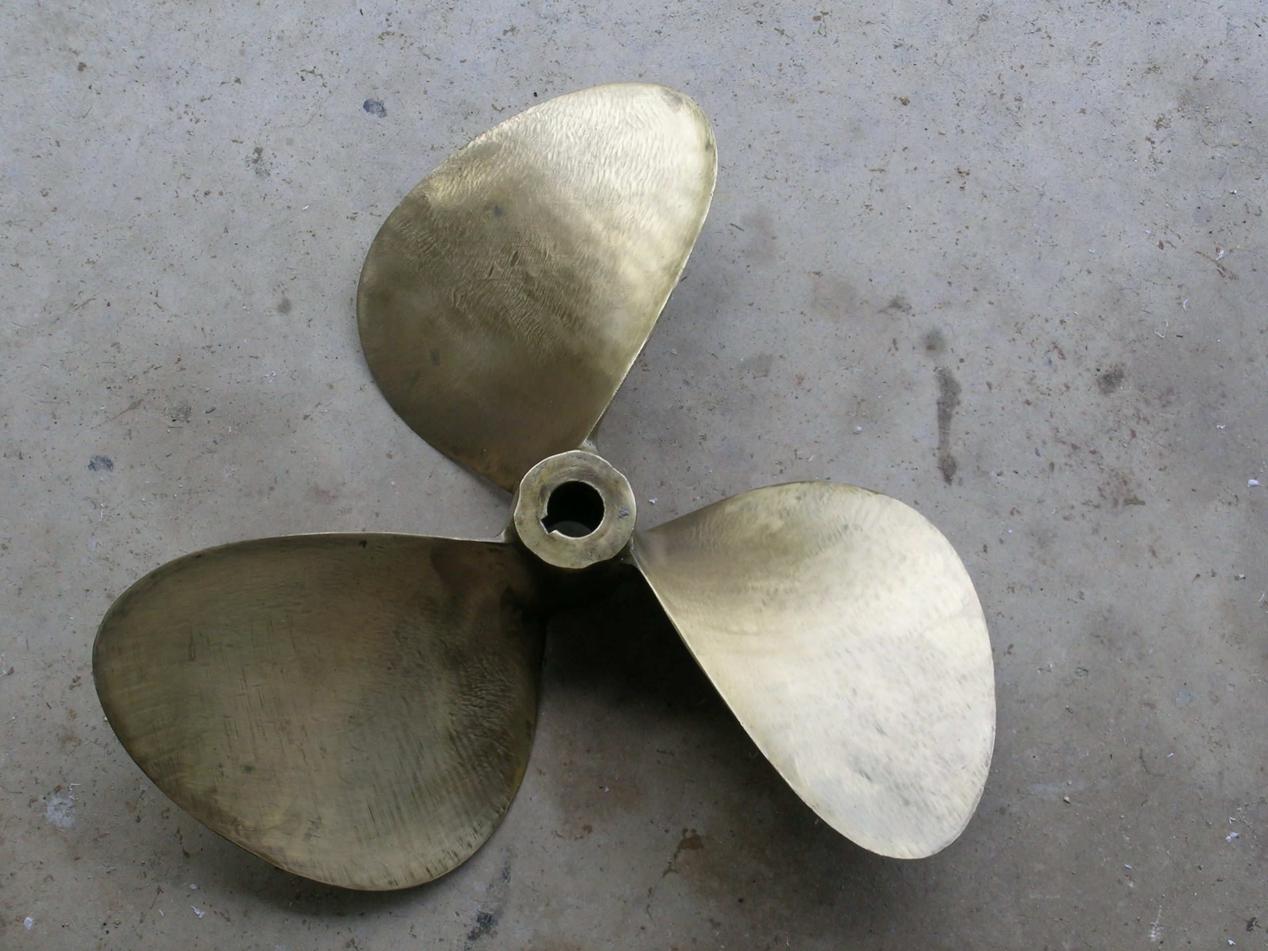 L H boat prop - BoatNation