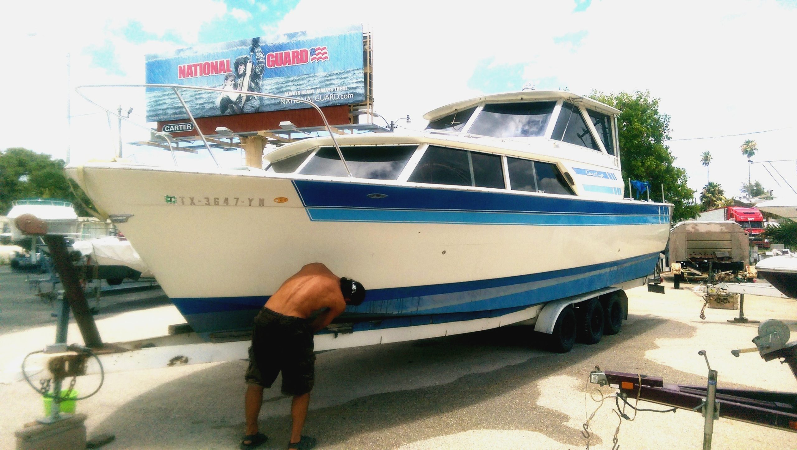 Beautiful Chris Craft Commander 31 SEDAN!! Very Rare! Brand New Engines ...
