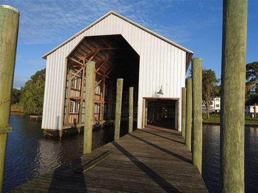 LAND AND LARGE BOATHOUSE ON THE ST JOHNS RIVER (in FL) - BoatNation