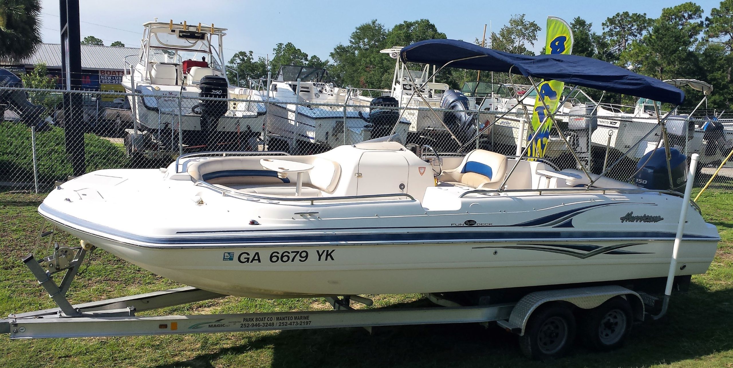 Hurricane Fun Deck 232 powered by Yamaha with a Magic Tilt Trailer ...