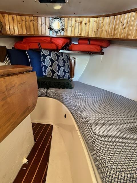 1987 MENGER 17′ CATBOAT - BoatNation