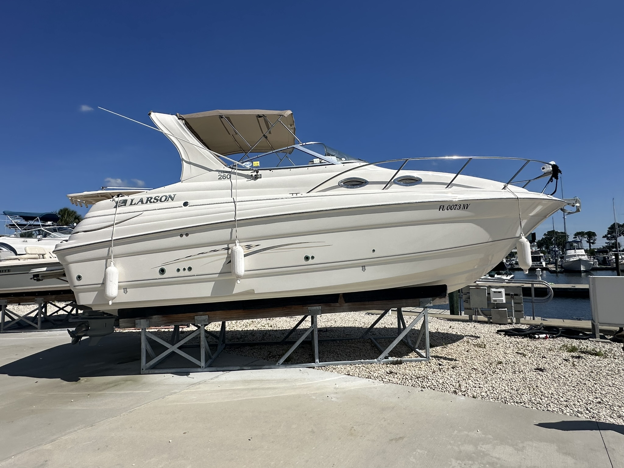 Well maintained Marina Stored 2008 Larson Cabrio 260 Cruiser wit ...