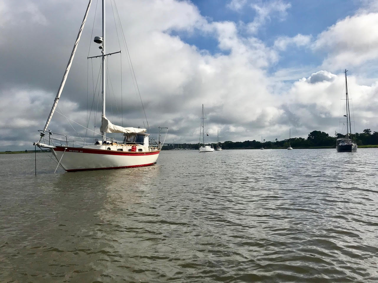 31 Southern Cross 1978 Model Commissioned im 2014 - BoatNation